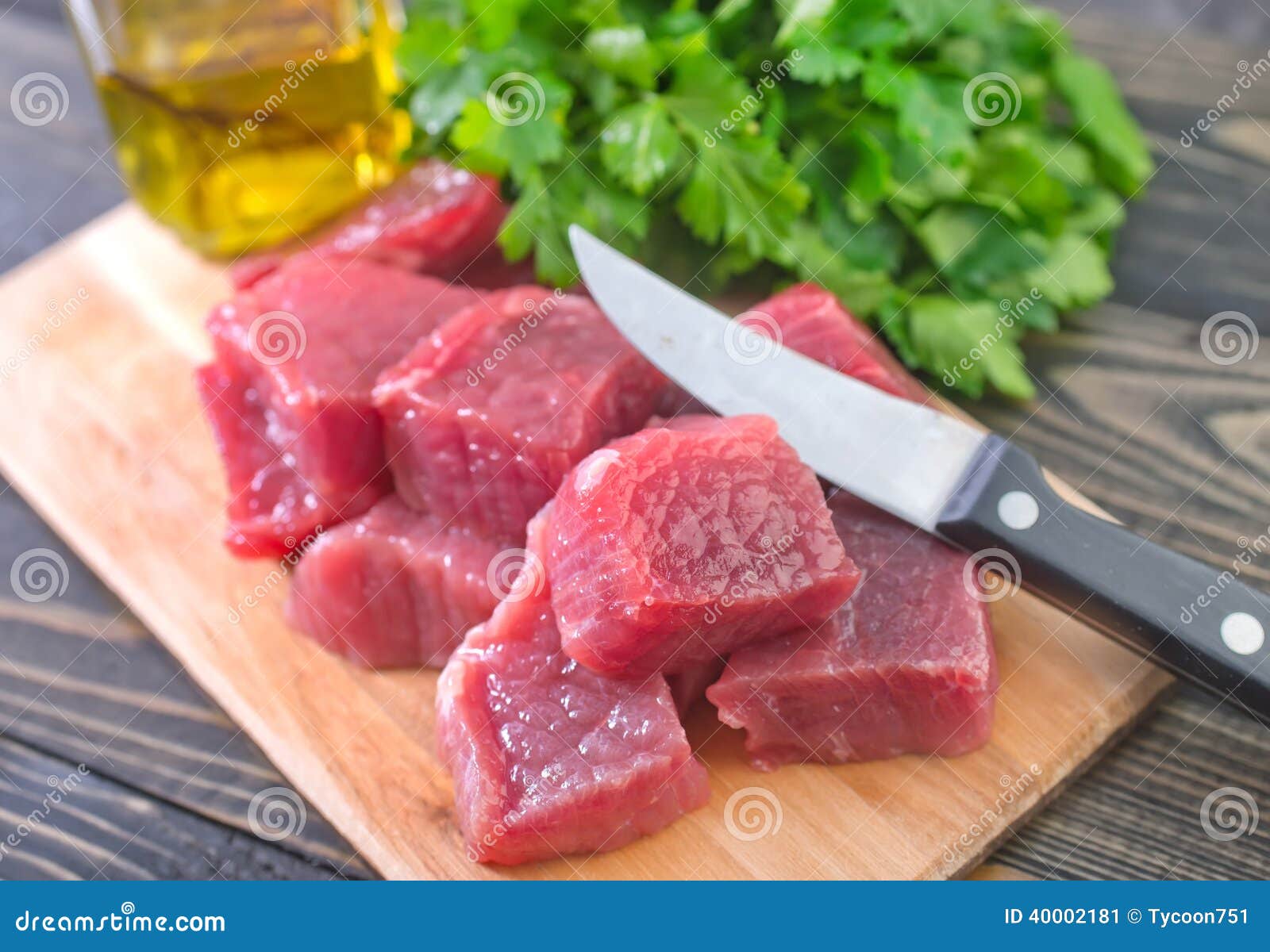 Viande crue image stock. Image du cuisine, maigre, côtelette - 40002181