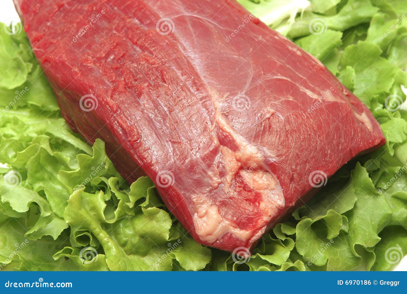 Viande Crue De Boeuf Sur La Salade Verte Photo stock - Image du plaque ...