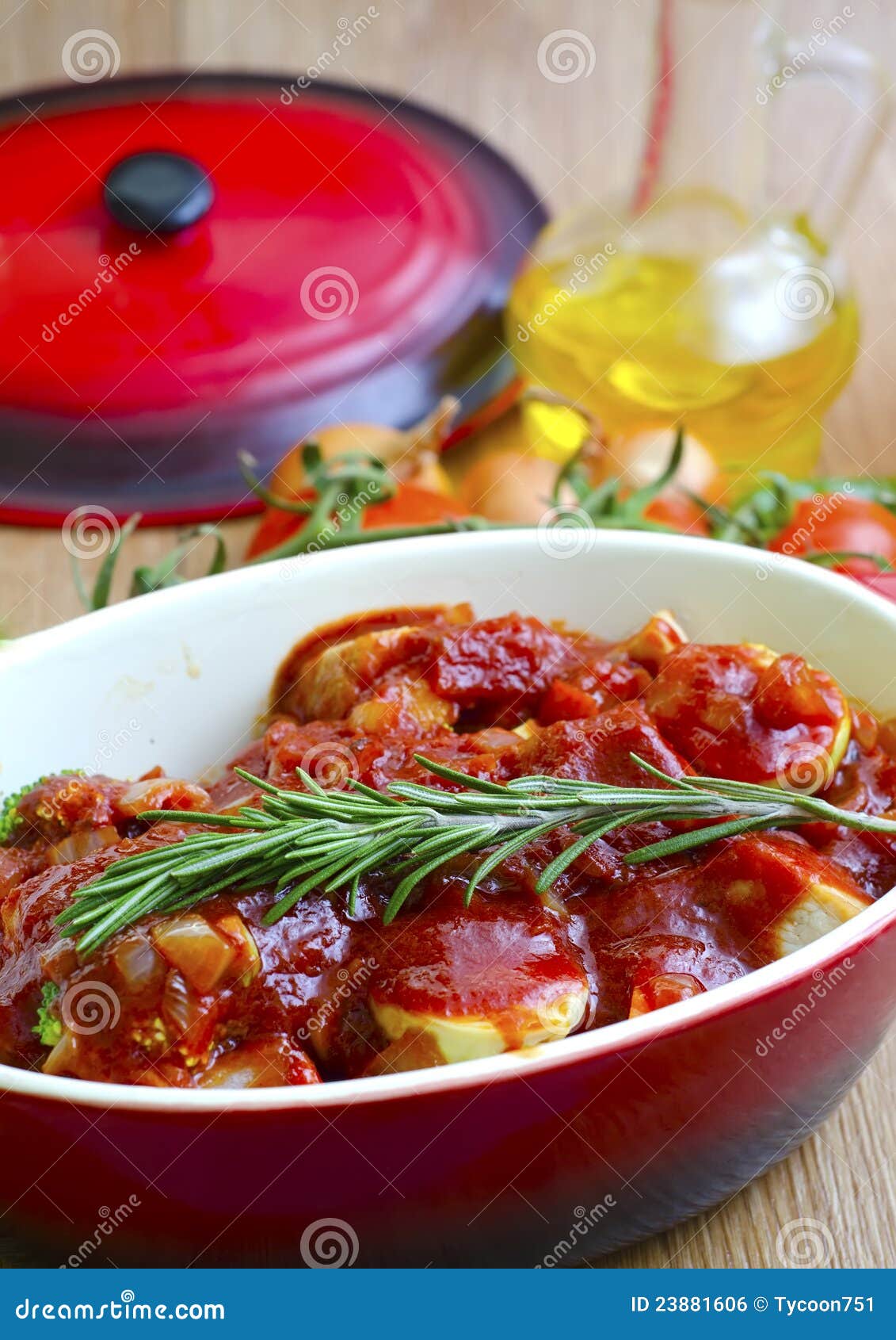 Viande cuite au four photo stock. Image du patate, méditerranéen - 23881606