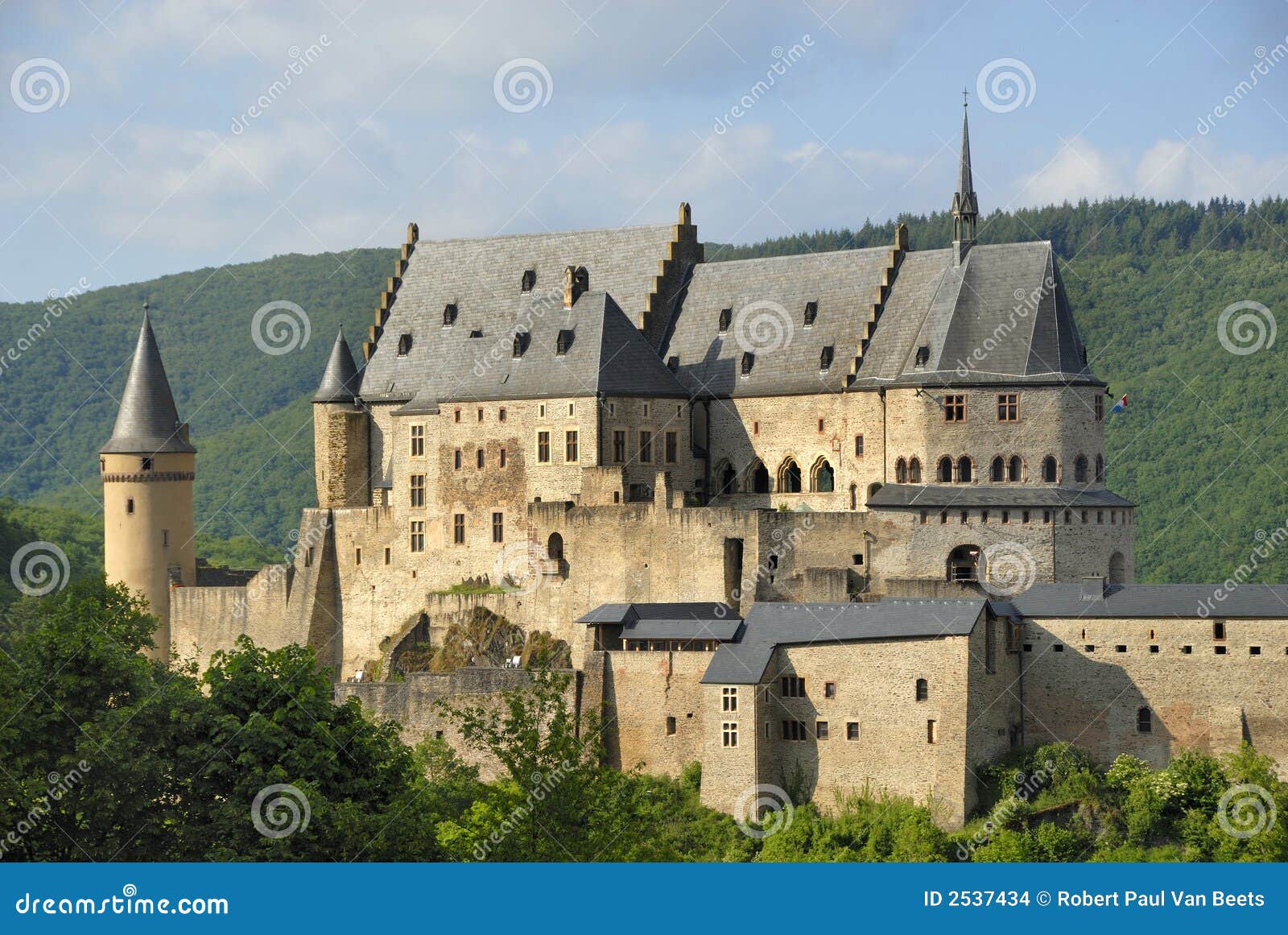 Vianden castle stock photo. Image of landmark, brick, bricks - 2537434