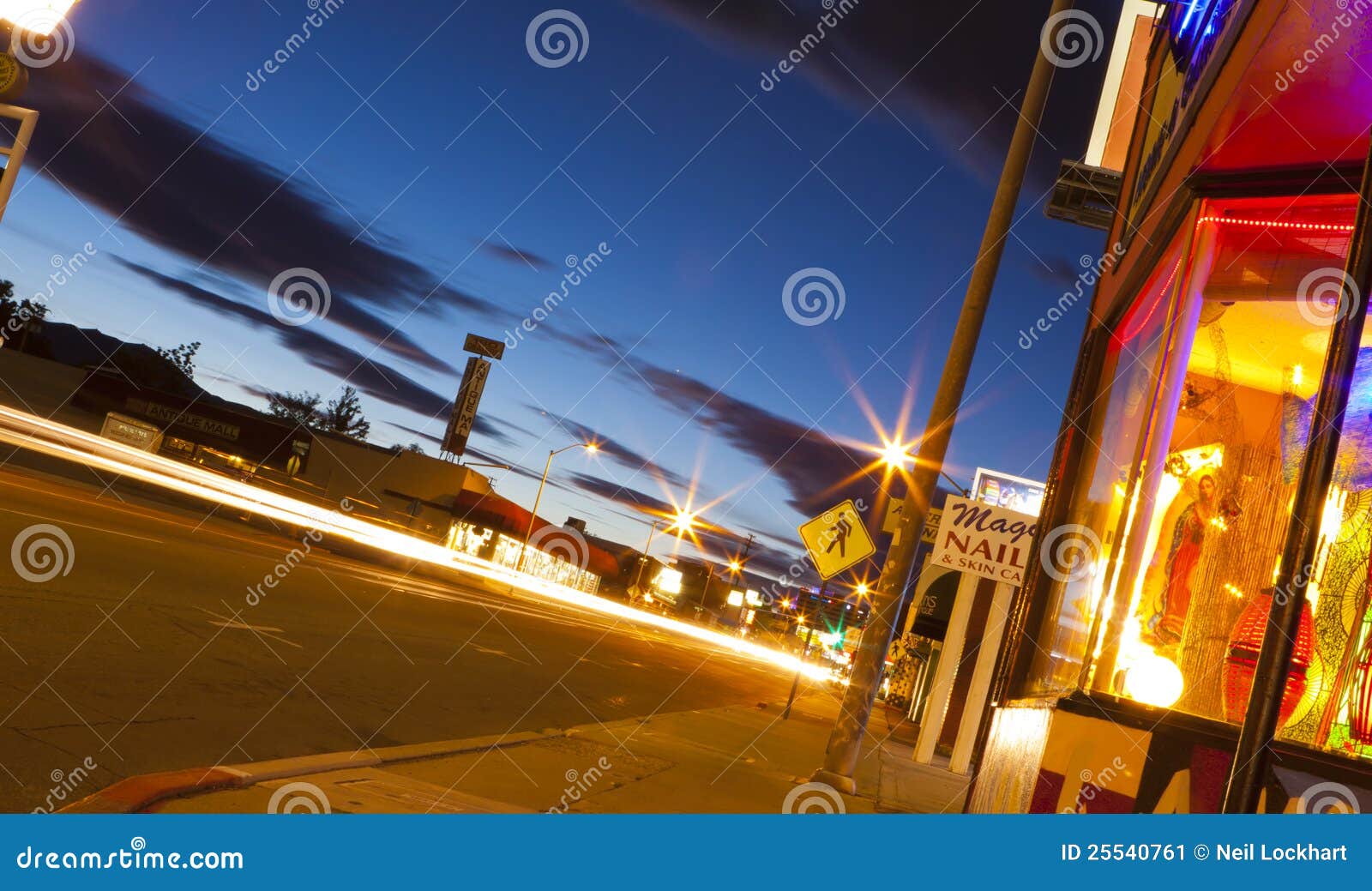 Vibrant Midtown Shopping editorial photo. Image of entertainment - 25540761