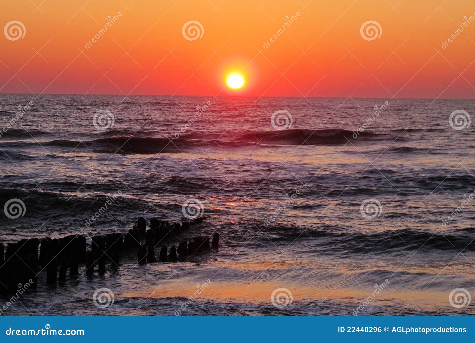 Vibrant Orange Ocean Sunset Stock Photo - Image of dusk, flow: 22440296