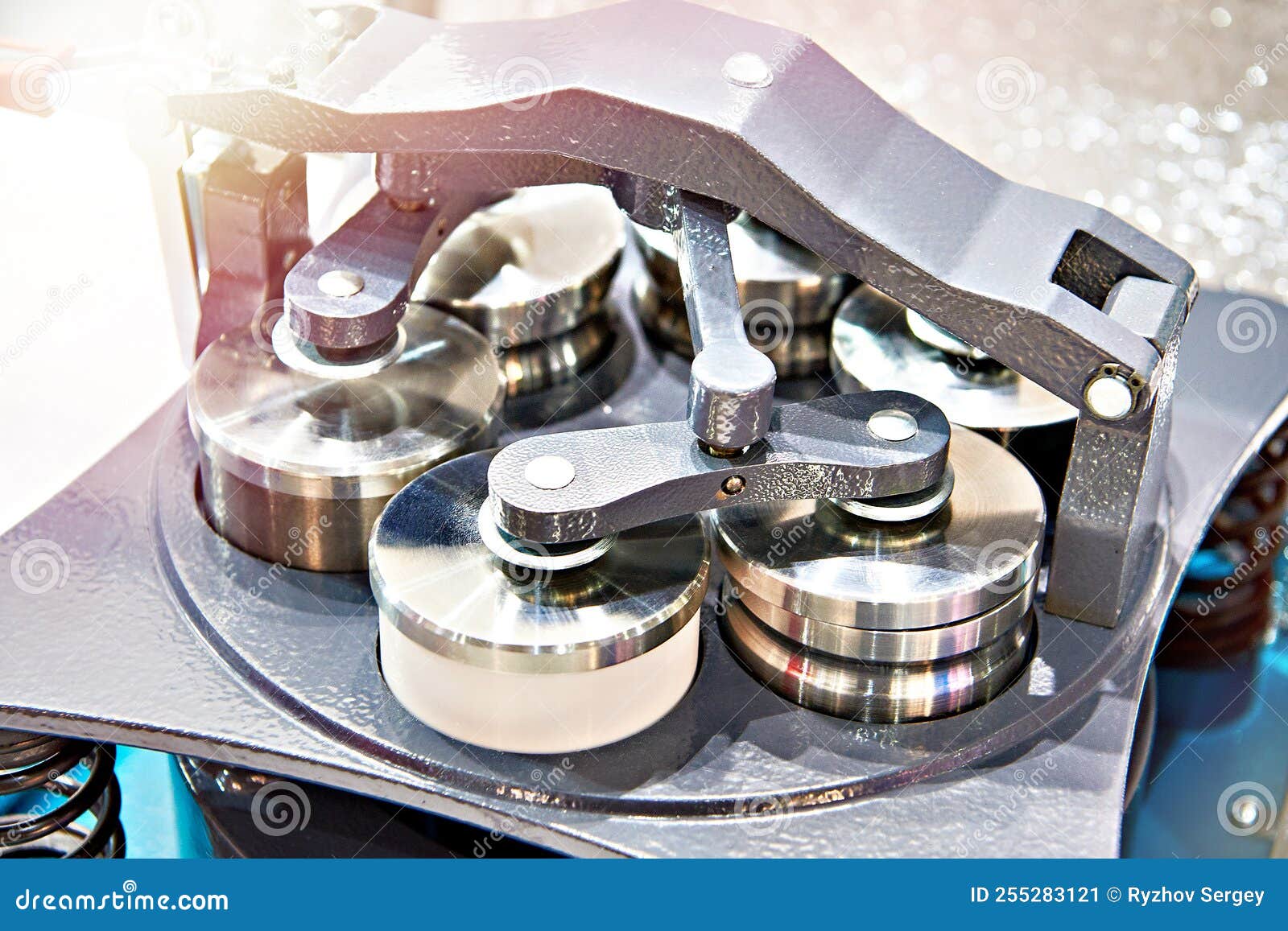 Vibrating Grinder for Ultrafine Grinding Stock Image - Image of steel ...