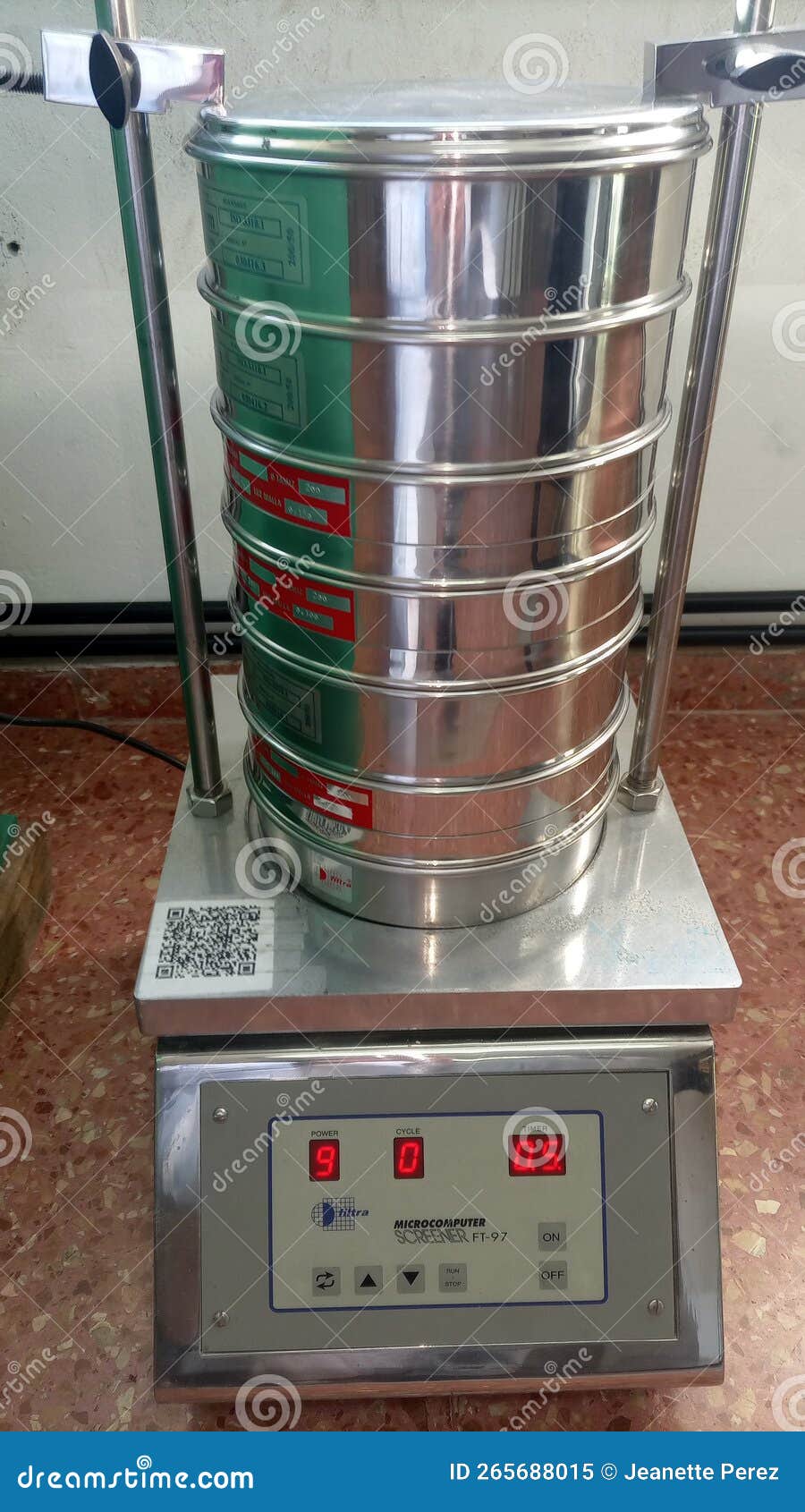 Vibrating Laboratory Equipment with Plates for Sieving Solid Mixtures ...