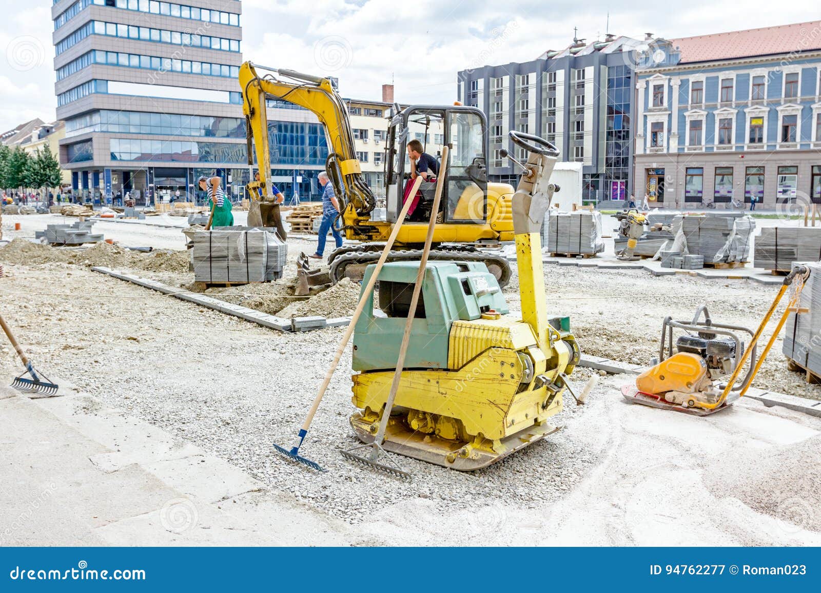 Vibrating Machine for Compacting Soil Editorial Photography - Image of ...