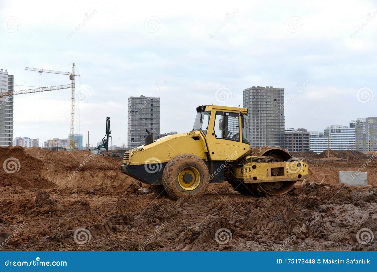 Vibration Single-cylinder Road Roller Leveling the Ground for the ...