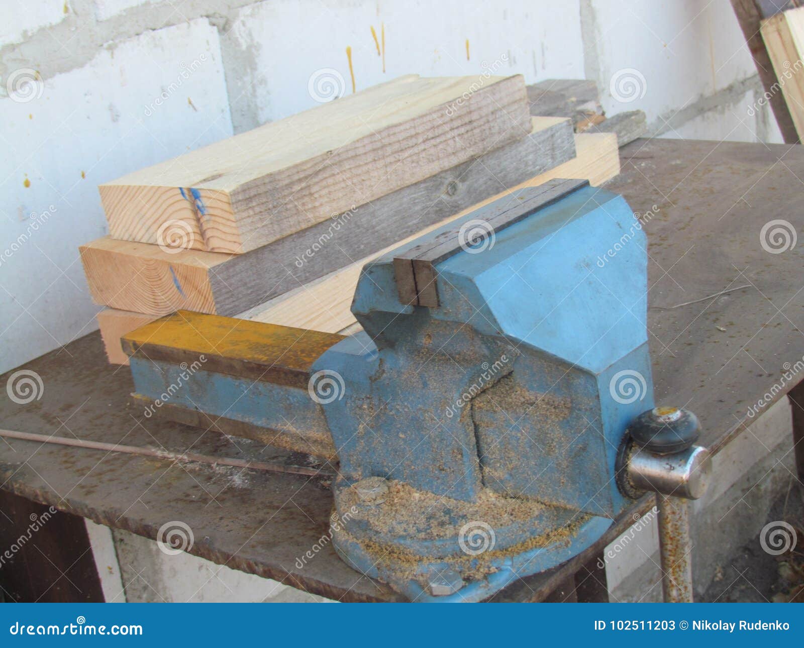 Vice image stock. Image du wooden, blocs, bois, bleu - 102511203