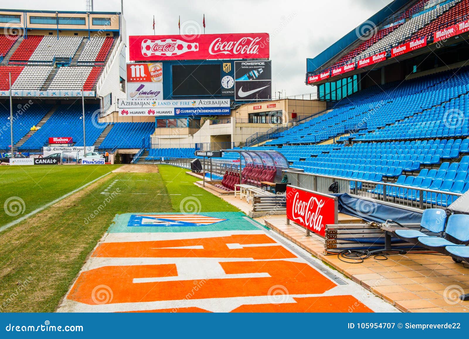 VIcente Calderon, Madrid photographie éditorial. Image du arène - 105954707