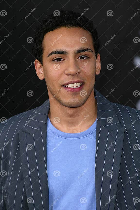 Victor Rasuk editorial stock image. Image of grauman - 21516354
