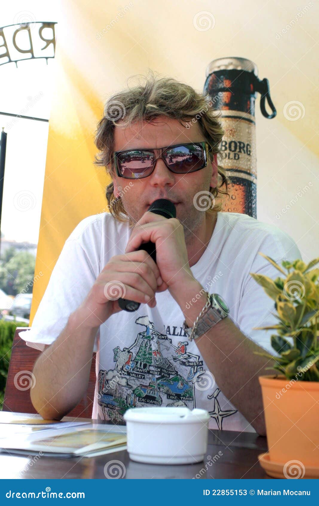 Victor Solomon editorial stock photo. Image of guitar - 22855153