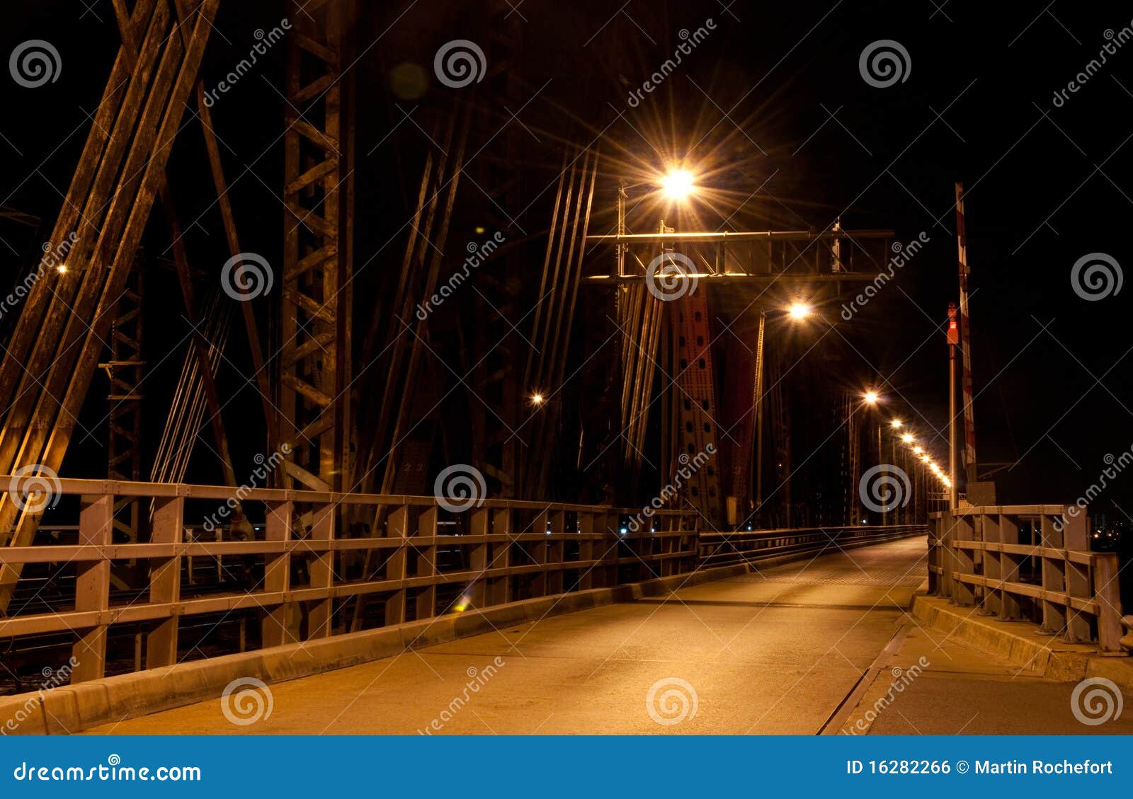 Victoria Bridge in Montreal Stock Photo - Image of light, bridge: 16282266