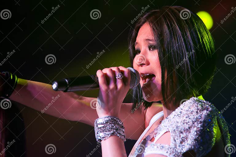 Victoria Chan editorial photography. Image of lincoln - 23548802