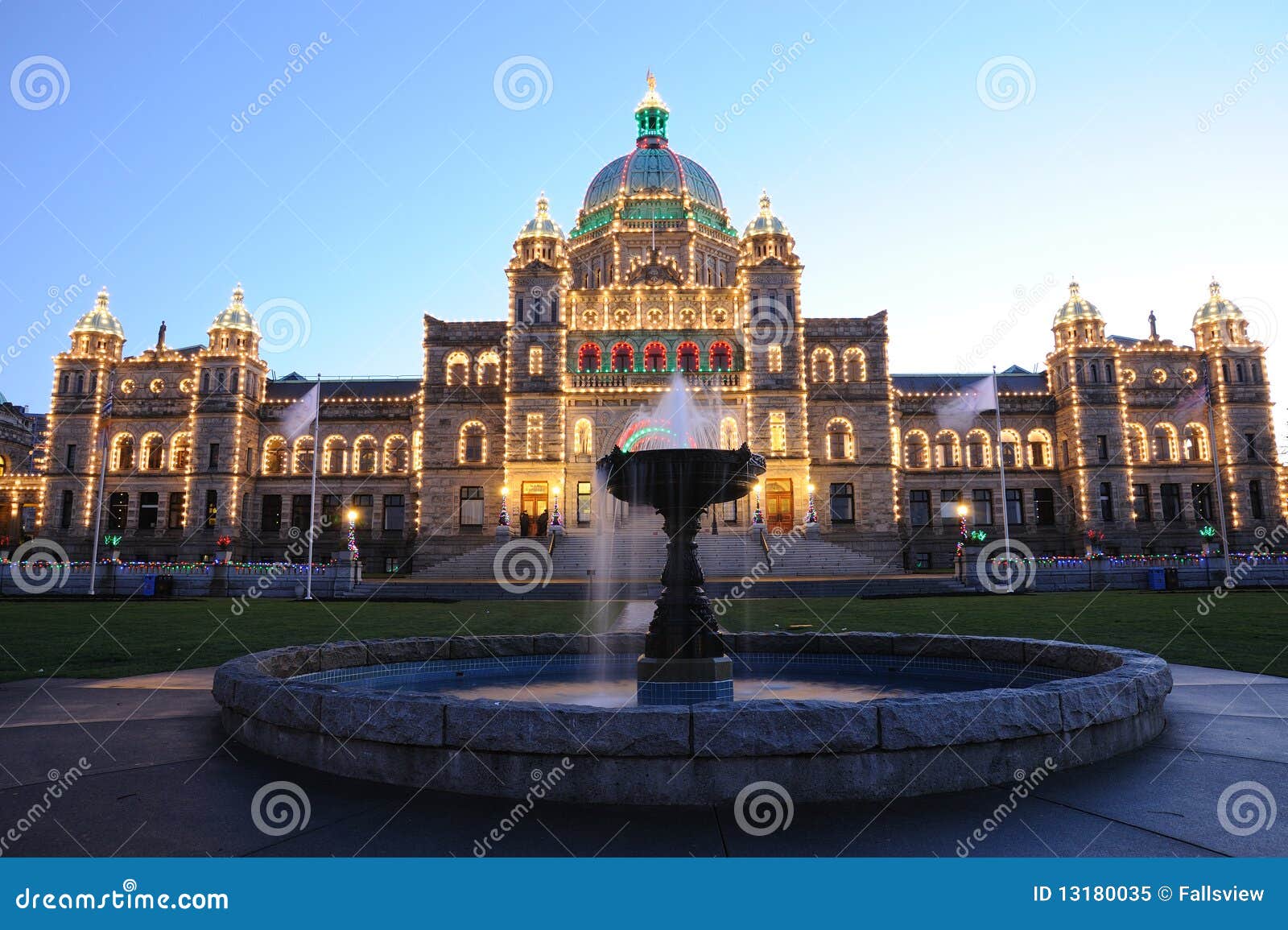 Victoria city night scene stock image. Image of entrance - 13180035