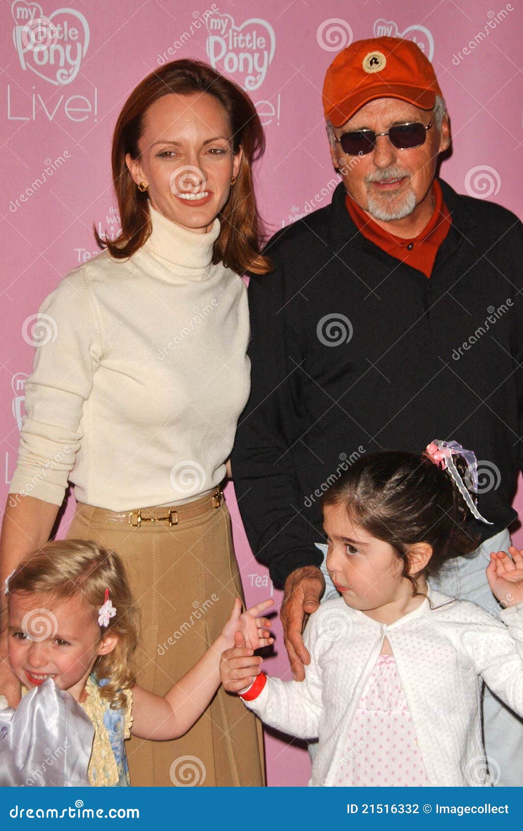 Victoria Duffy editorial photography. Image of dennis - 21516332