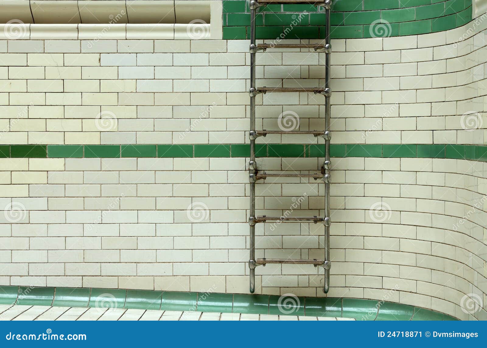 Empty old Swimming Pool stock image. Image of pool, steps - 24718871