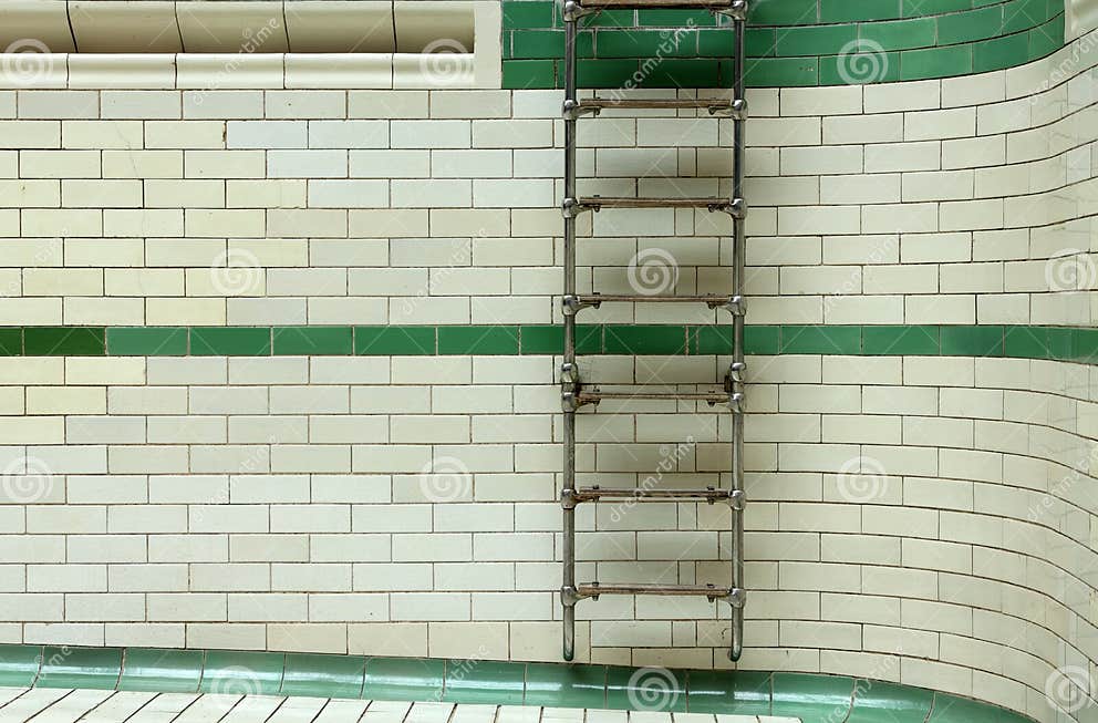 Empty old Swimming Pool stock image. Image of pool, steps - 24718871