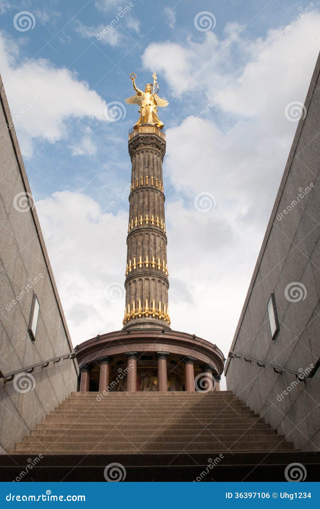 Victory Column, Berlijn, Duitsland Stock Foto - Image of gouden ...