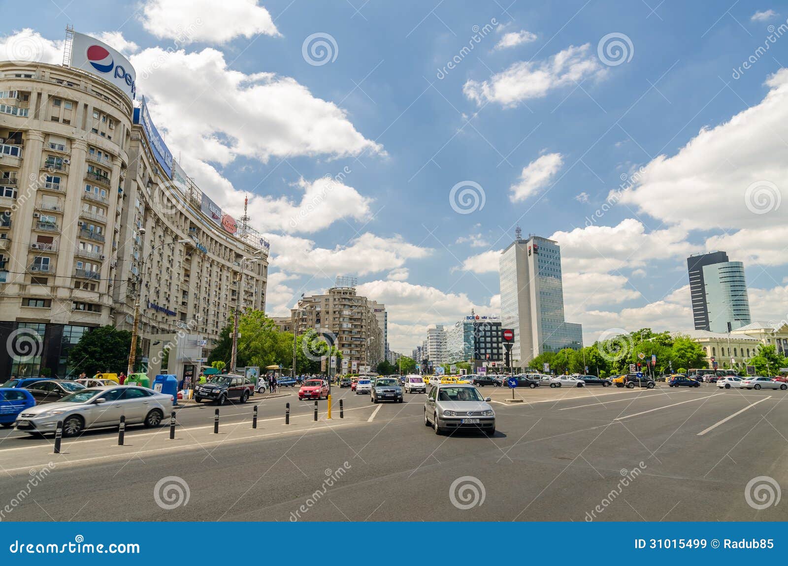 Victory Square in Bucharest Imagen de archivo editorial - Imagen de ...