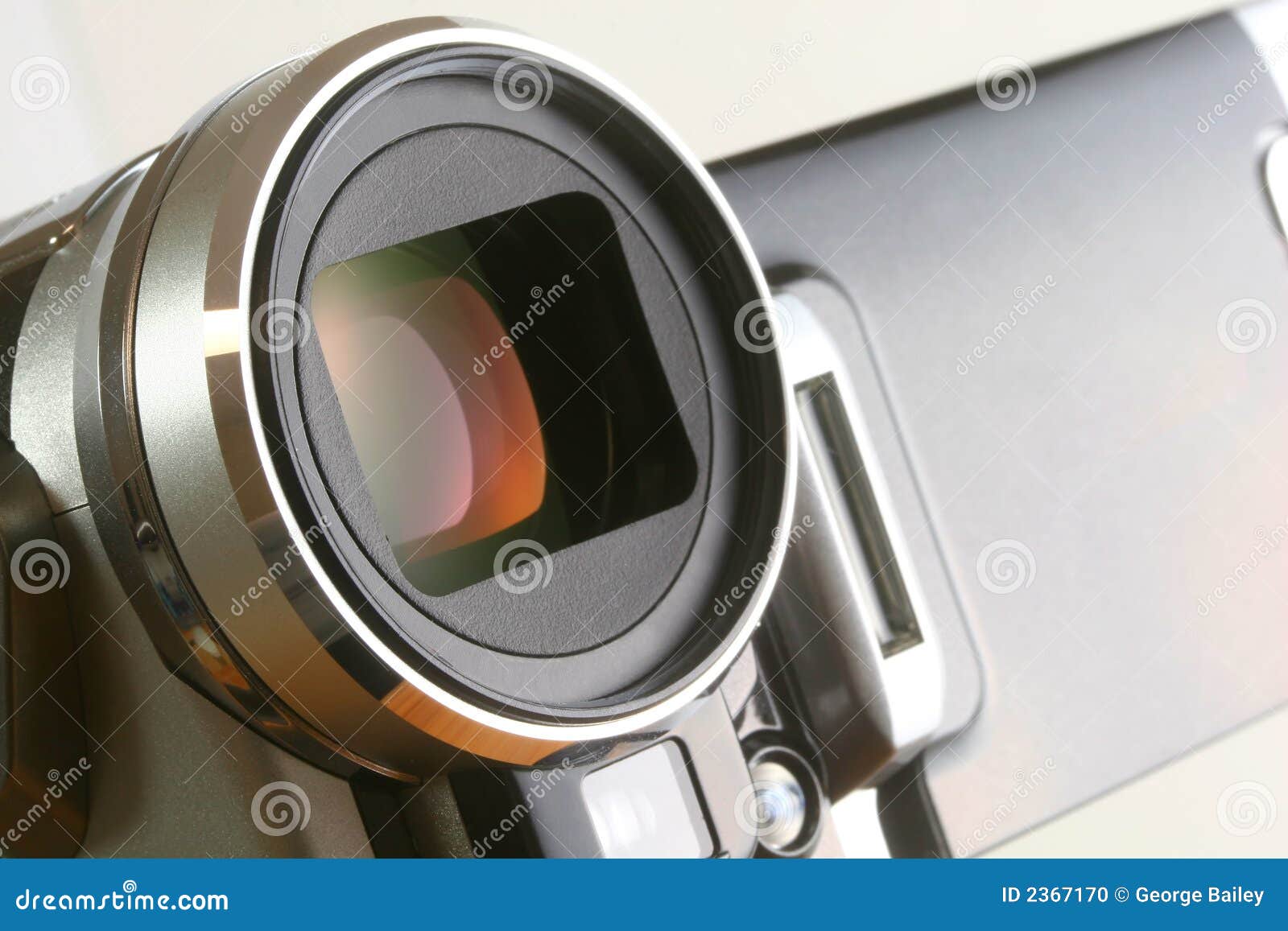 Videokamera im Winkel stockfoto. Bild von optik, getrennt - 2367170