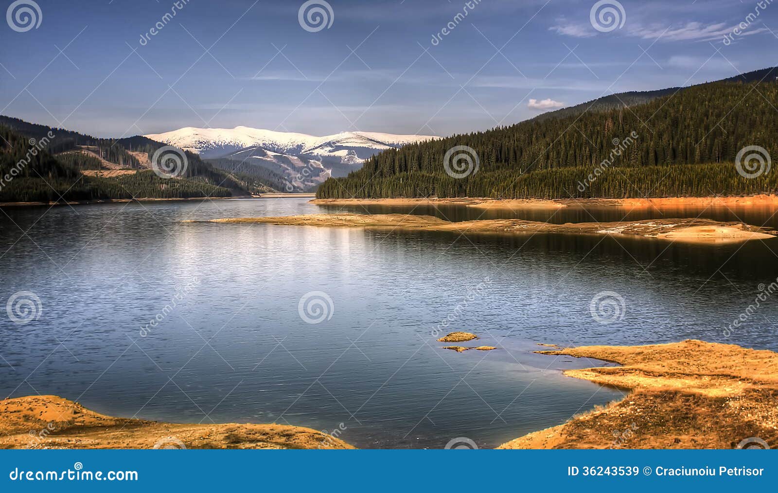 Vidra lake november stock image. Image of lake, sand - 36243539