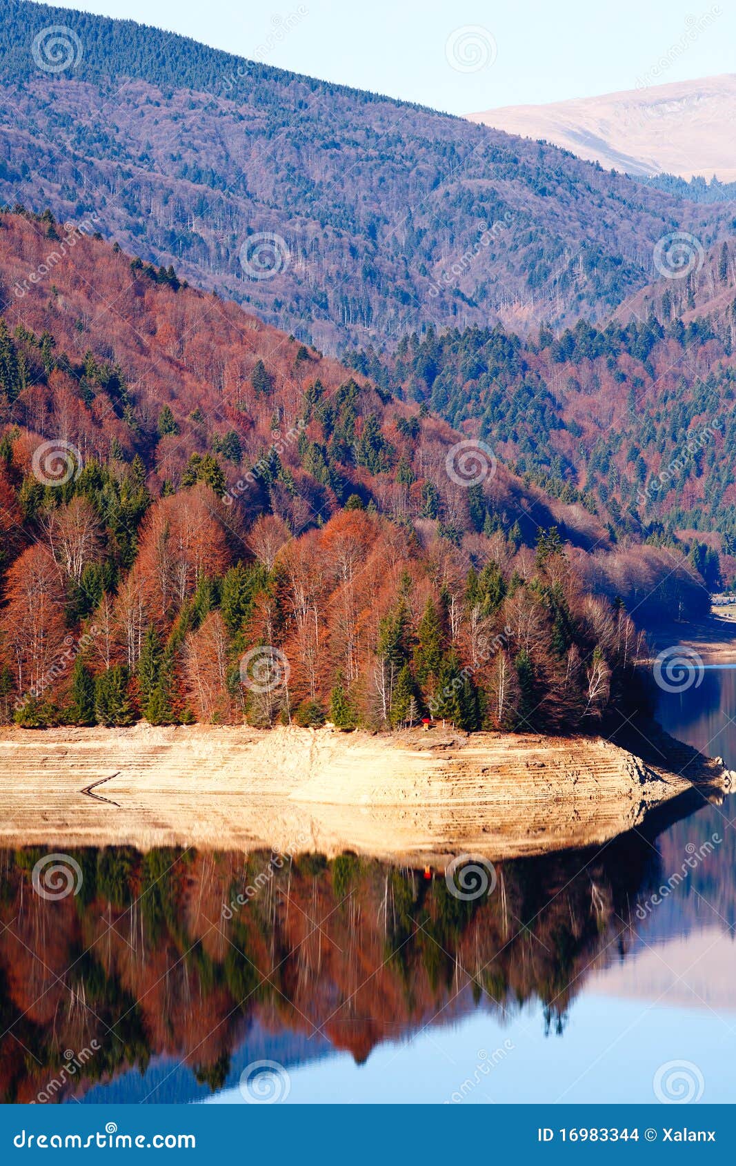 Vidraru Lake in Romania stock photo. Image of beauty - 16983344