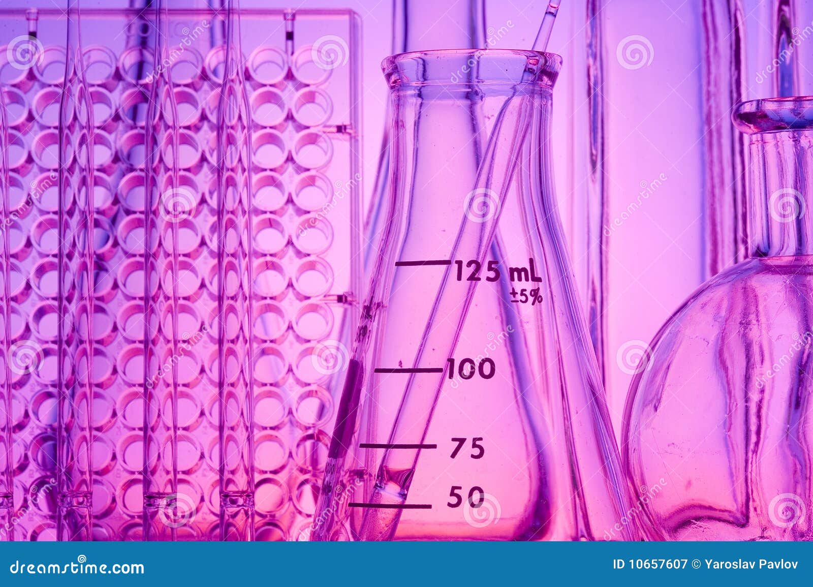 Vidrio del laboratorio imagen de archivo. Imagen de prueba - 10657607