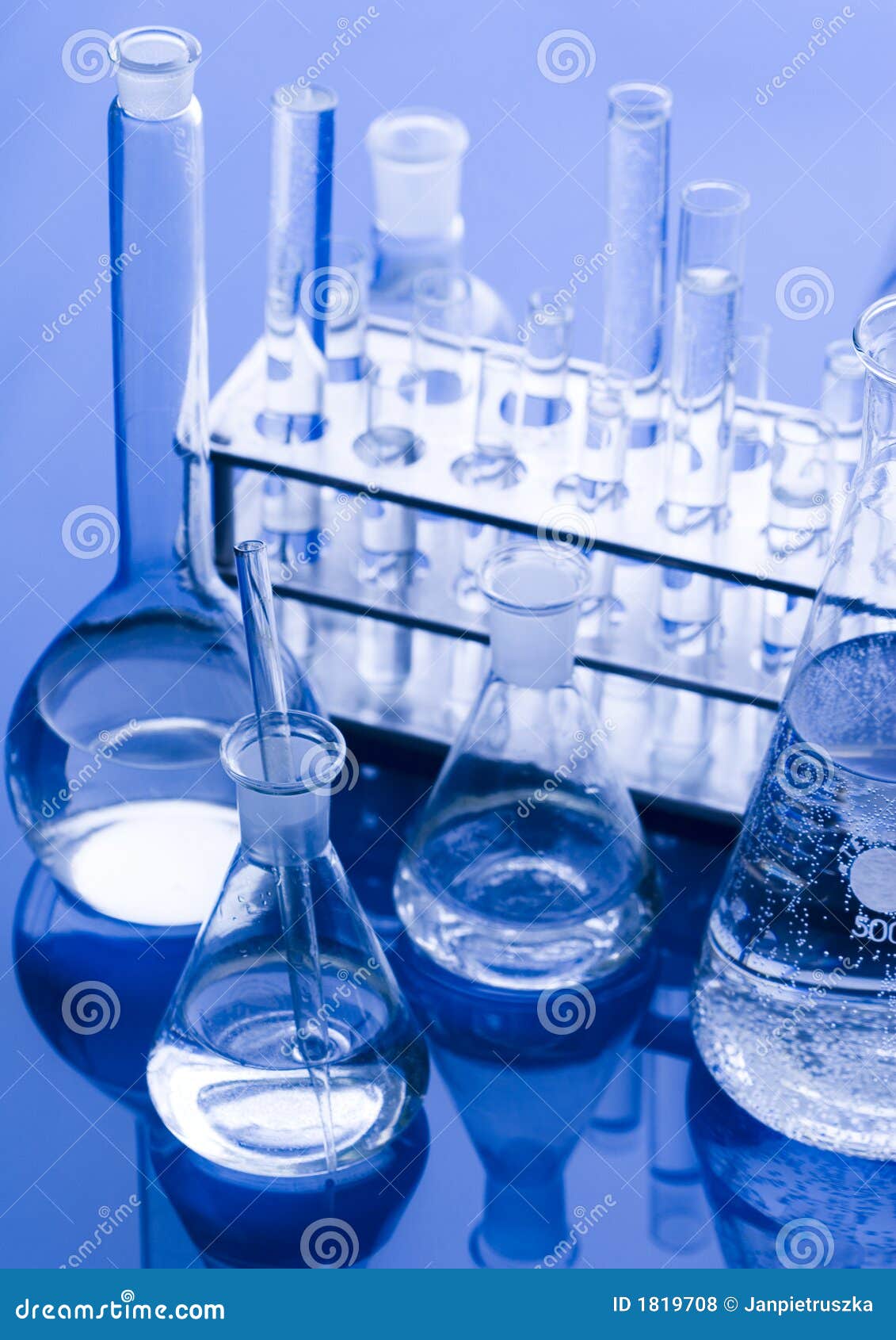 Vidrio del laboratorio foto de archivo. Imagen de esterilice - 1819708