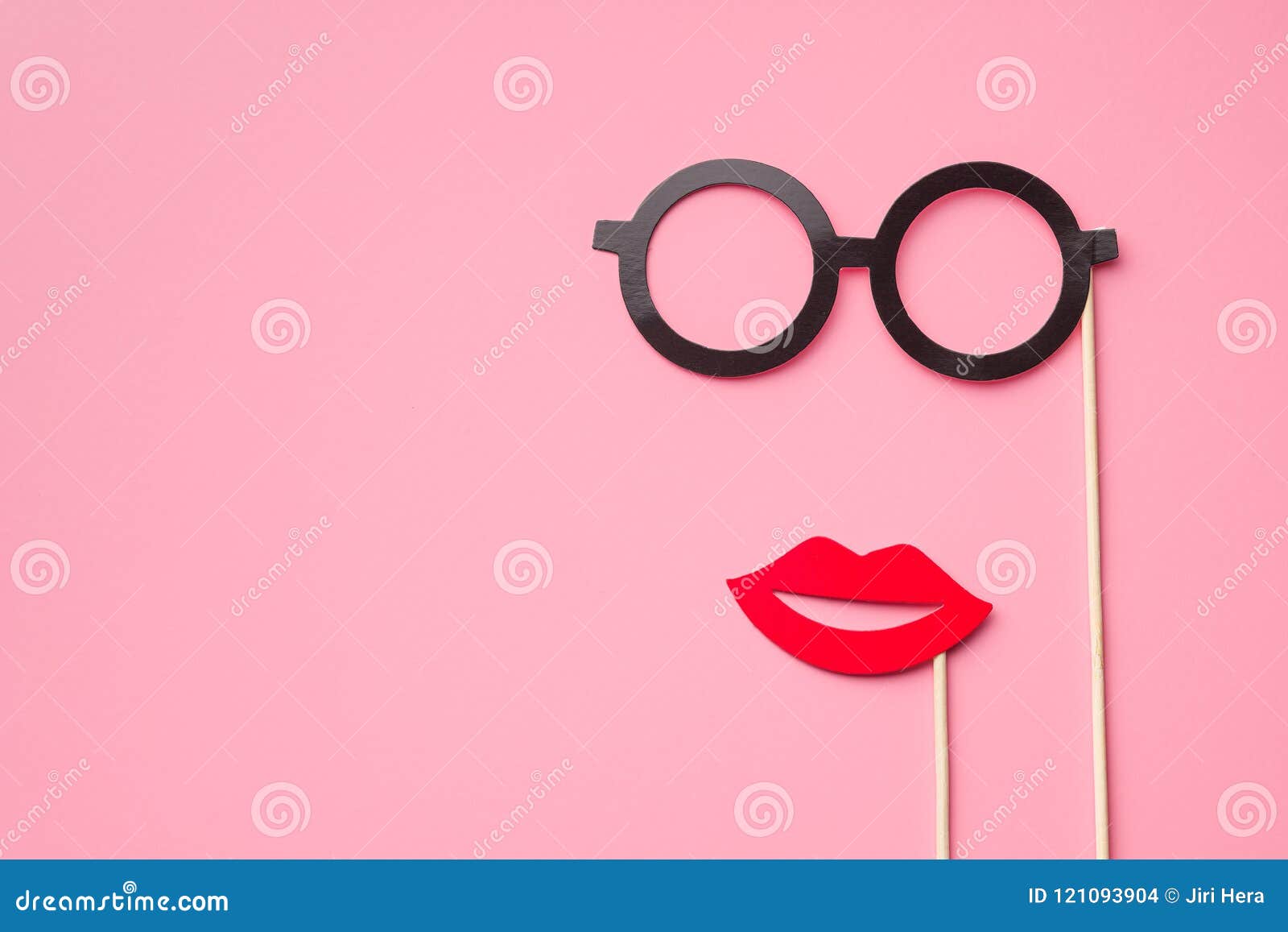 Vidrios Y Labios De Papel Falsos Foto de archivo - Imagen de disfraz ...