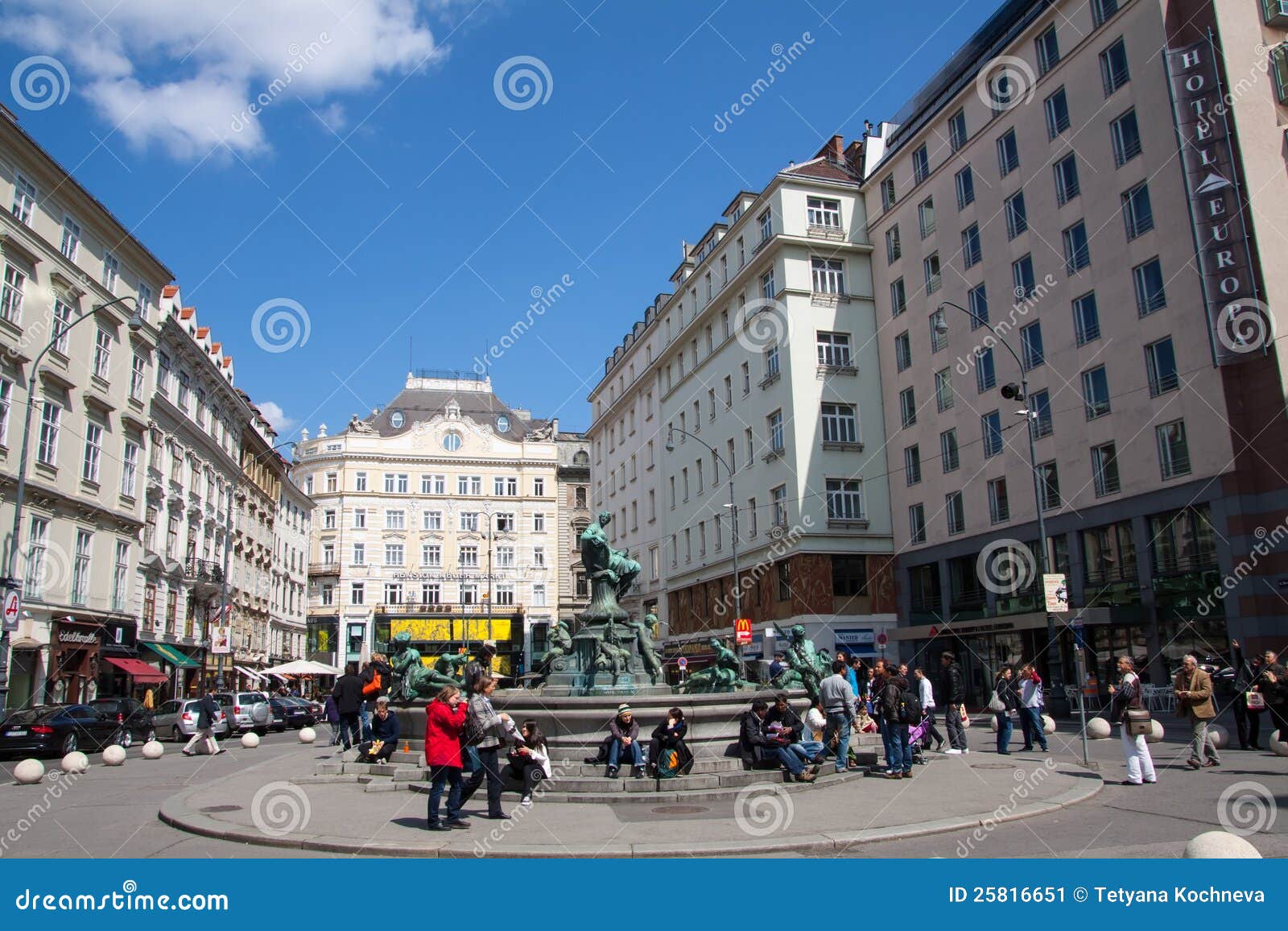 Vie del centro di Vienna fotografia editoriale. Immagine di fontana ...