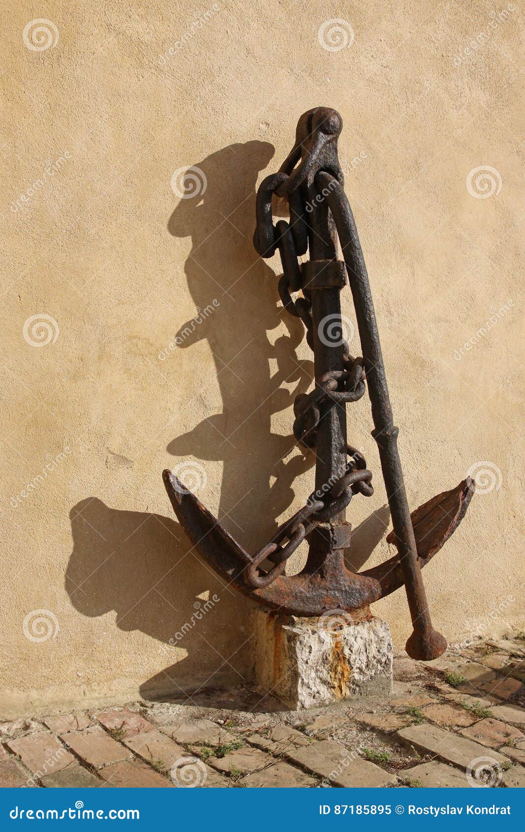 Vieille ancre image stock. Image du ombre, nature, durée - 87185895