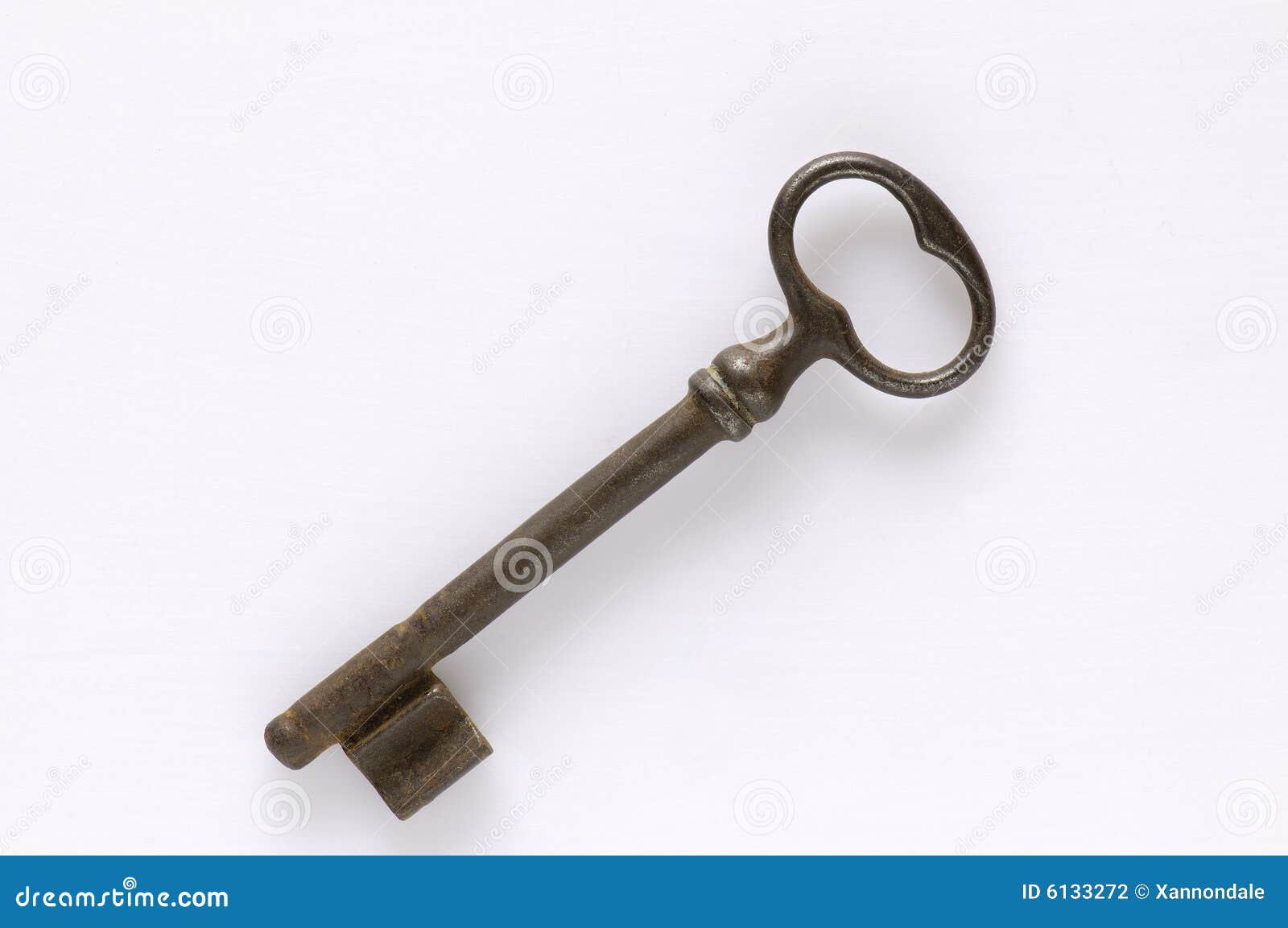 Vieille clé squelettique photo stock. Image du vieux, antiquité - 6133272