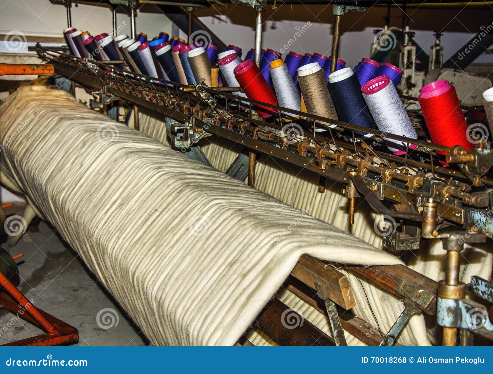 Vieille machine textile photo stock. Image du configuration - 70018268