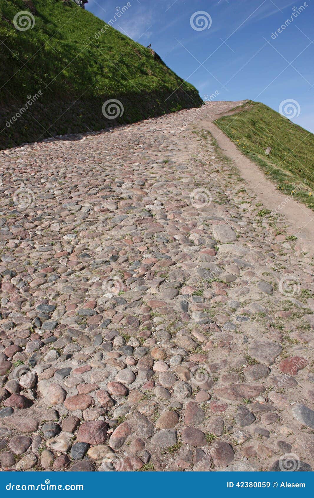 Vieille route en pierre image stock. Image du caillou - 42380059