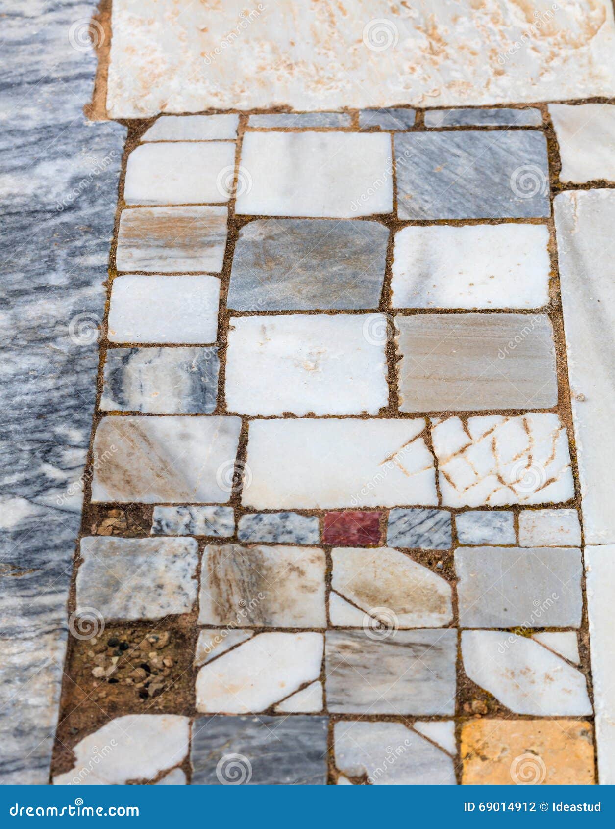 Vieille Route En Pierre De Marbre Photo stock - Image of pavés ...