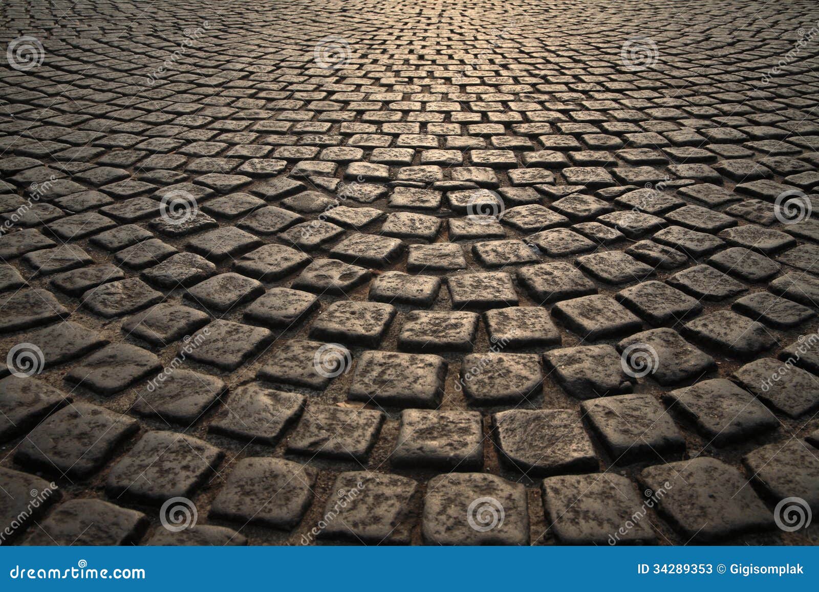 Vieille route pavée image stock. Image du navigation - 34289353