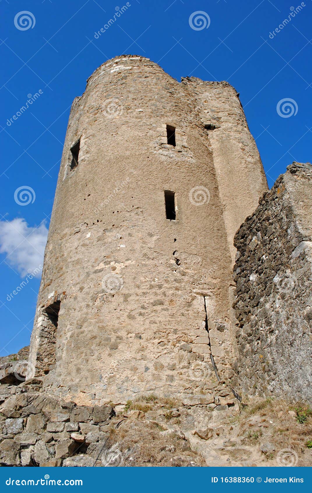 Vieille ruine de tour photo stock. Image du rond, combat - 16388360