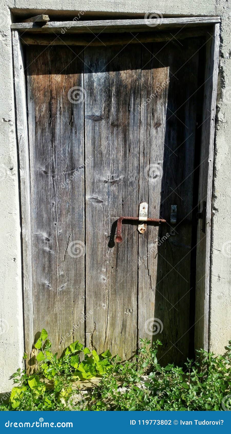 Vieille trappe photo stock. Image du maison, antique - 119773802