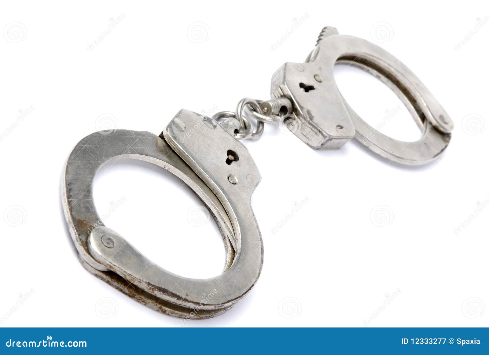 Vieilles menottes image stock. Image du usé, isolement - 12333277