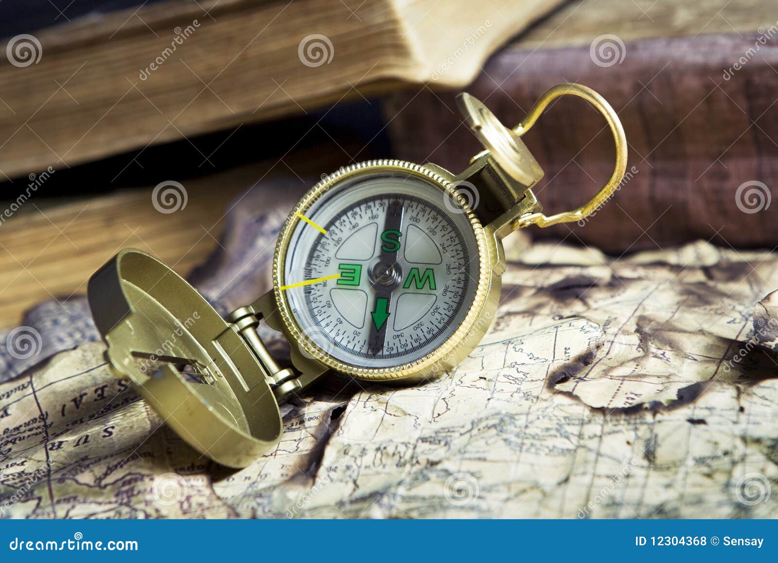 Viejo compás foto de archivo. Imagen de hallazgo, instrumento - 12304368