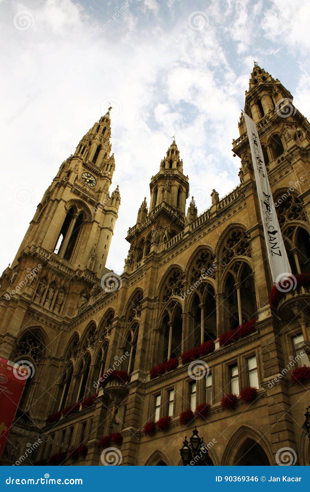 Vienna City Hall editorial photo. Image of flower, hall - 90369346