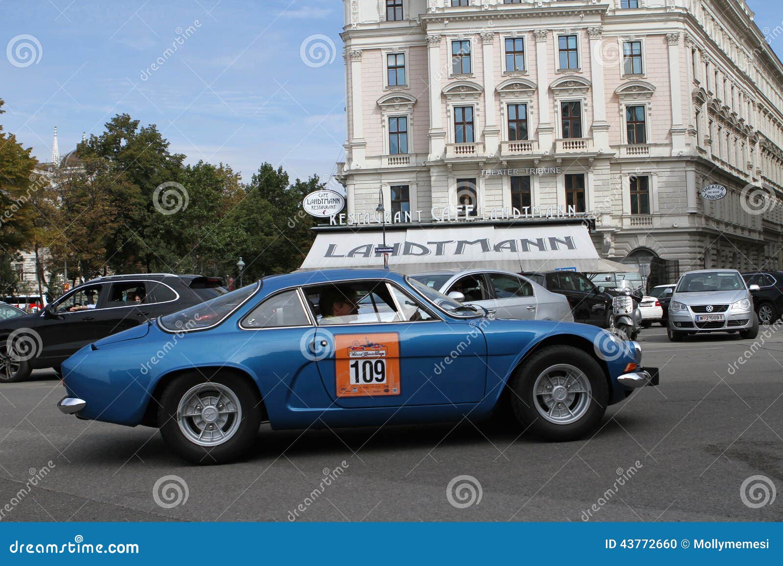 Vienna Classic Day editorial image. Image of rally, wheels - 43772660