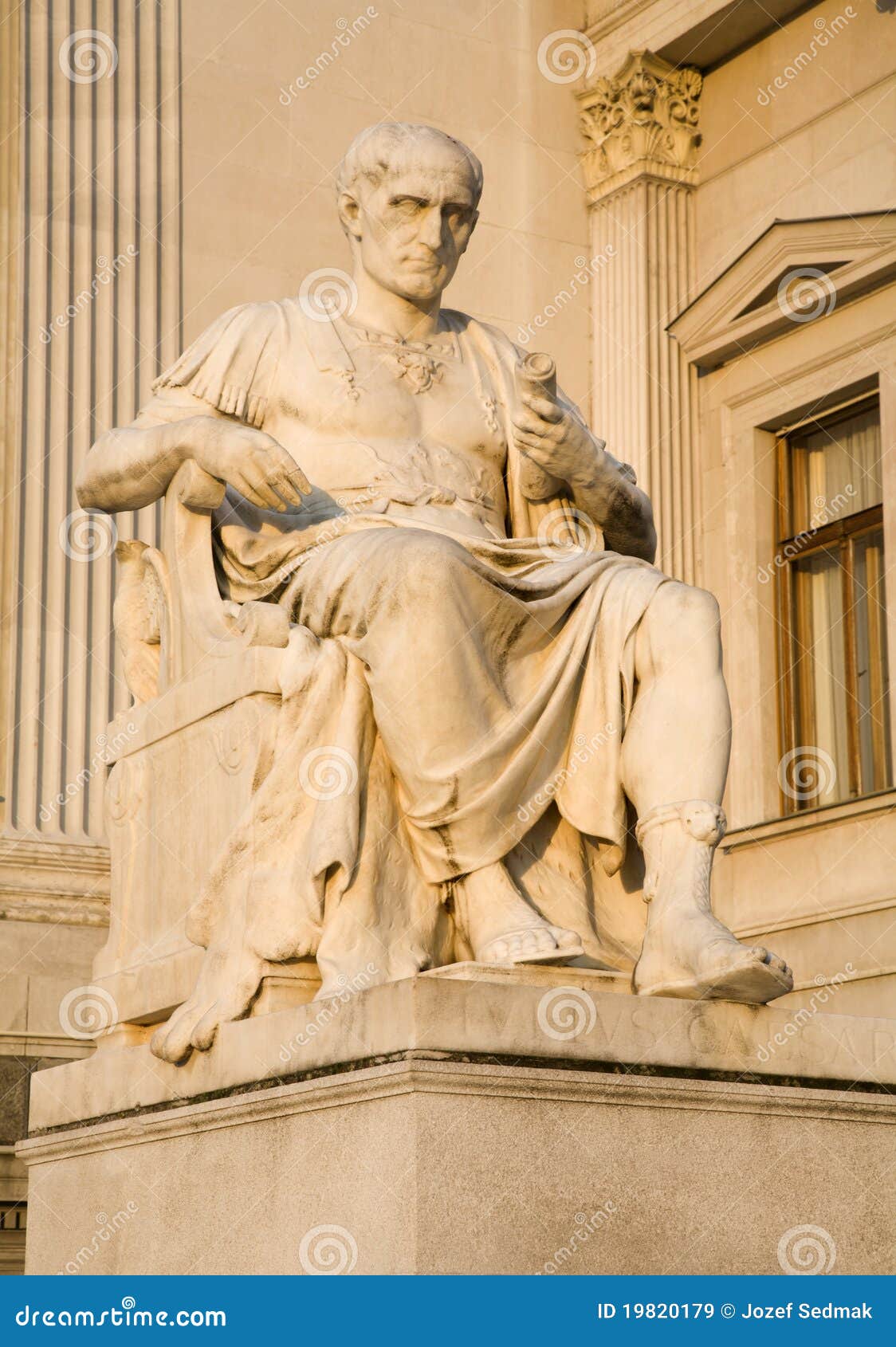 Vienna - Julius Caesar Staue by Parliament Stock Image - Image of ...