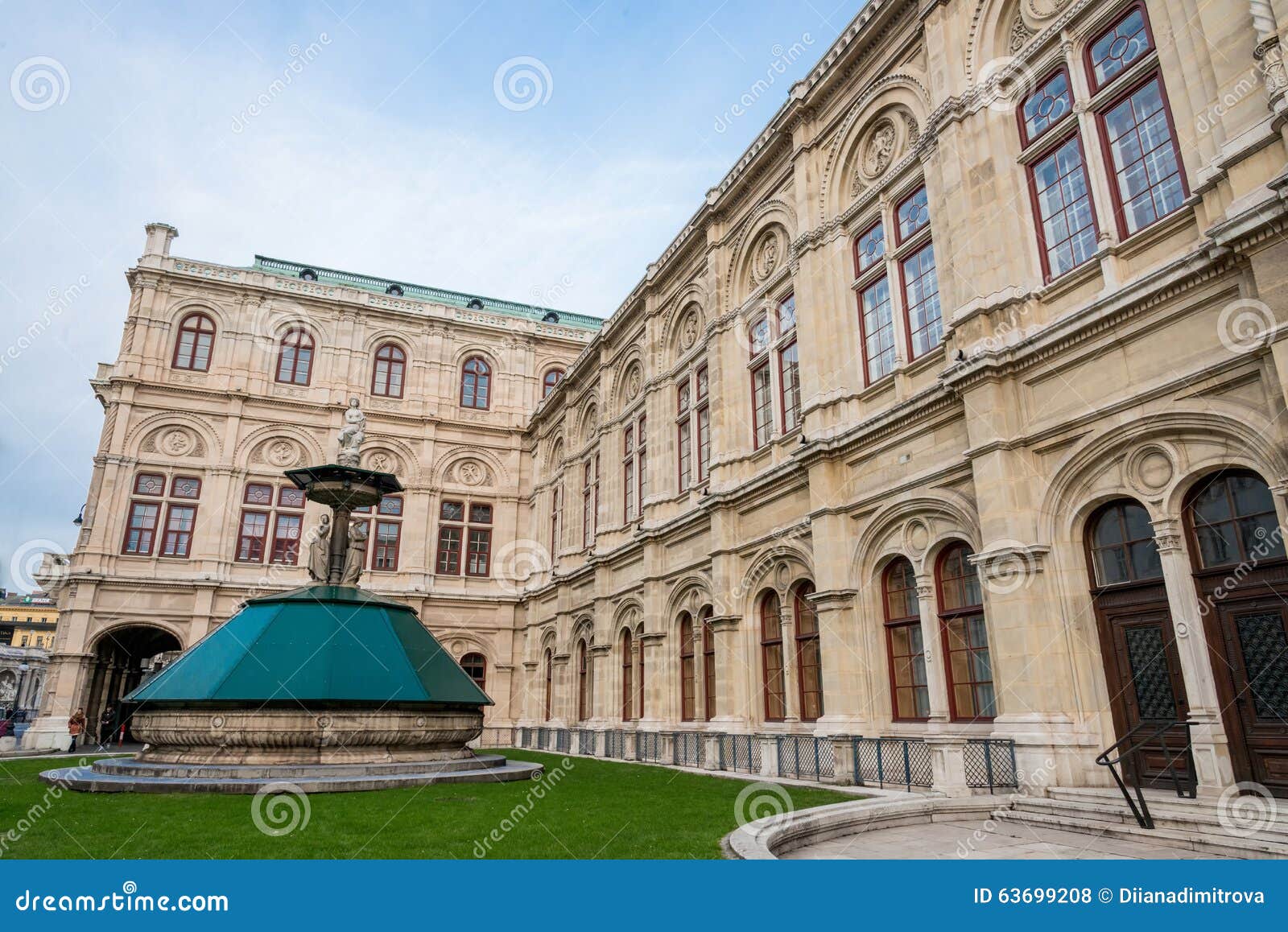 Vienna Opera House, Austria Stock Photo - Image of historic, classic ...