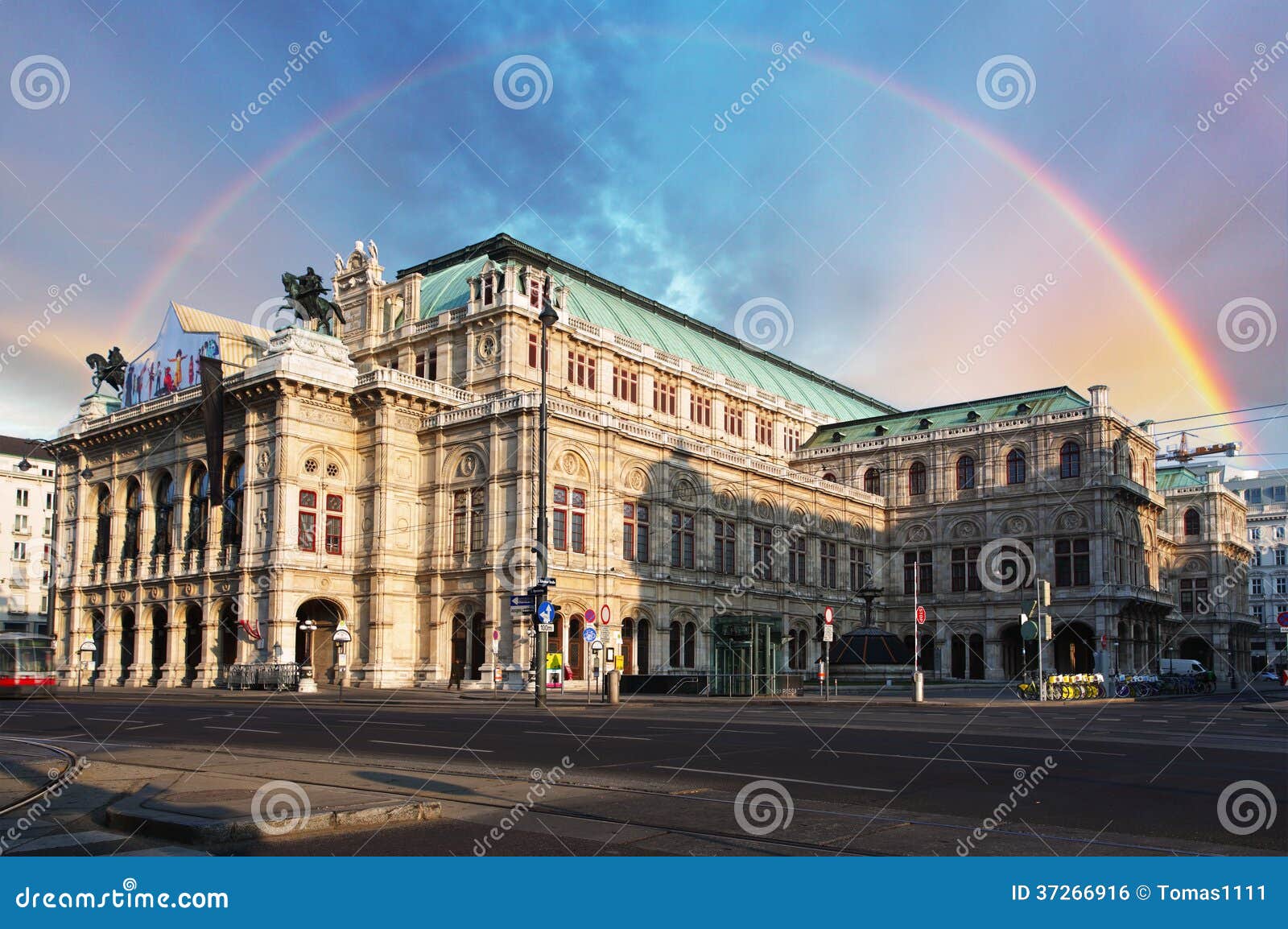 Vienna State Opera House (Staatsoper), Austria Stock Photo - Image of ...