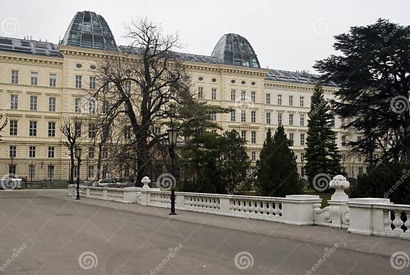 Vienna State Opera in Winter Stock Photo - Image of state, square: 4199582