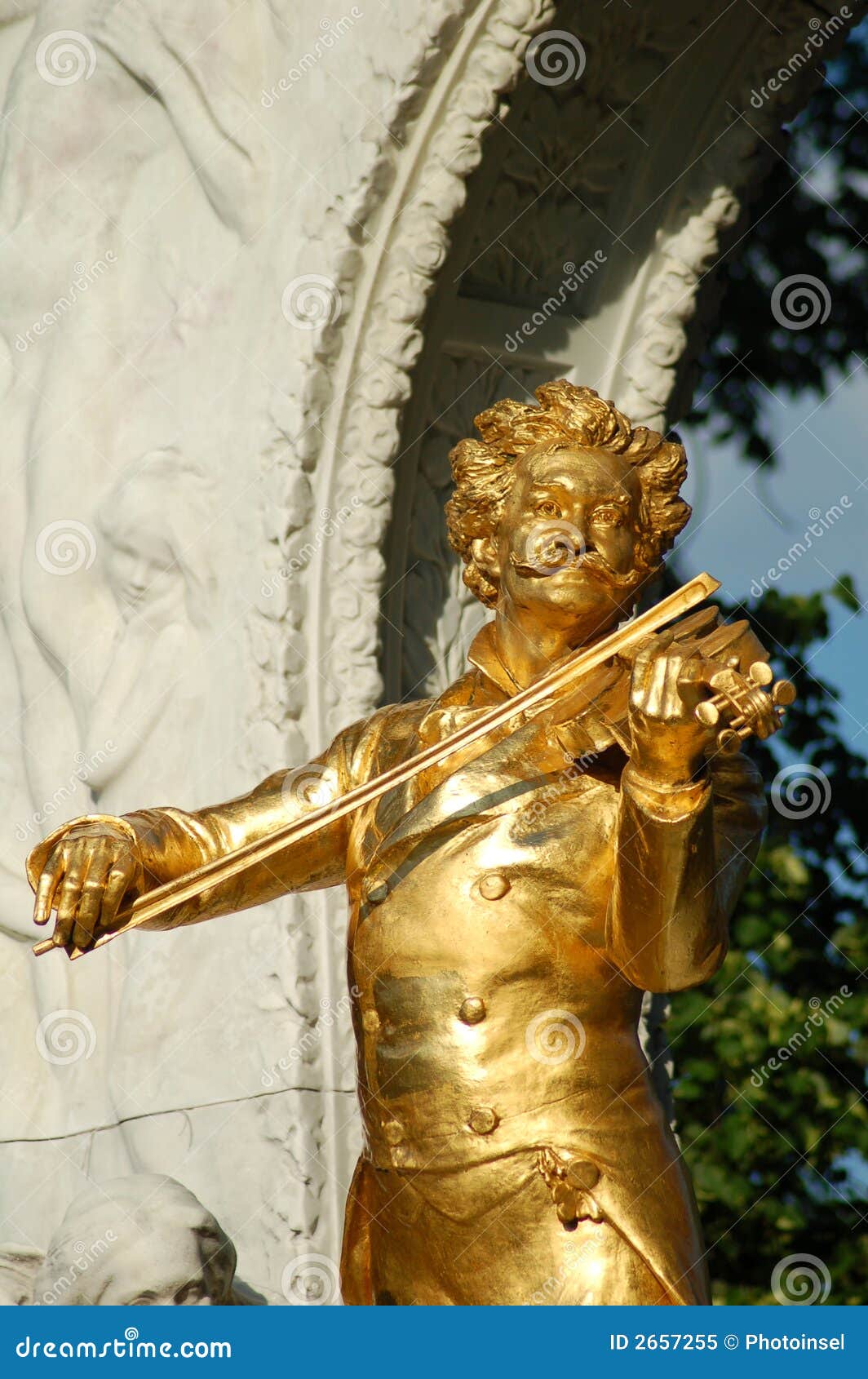 Vienna: Strauss monument stock image. Image of vienna - 2657255