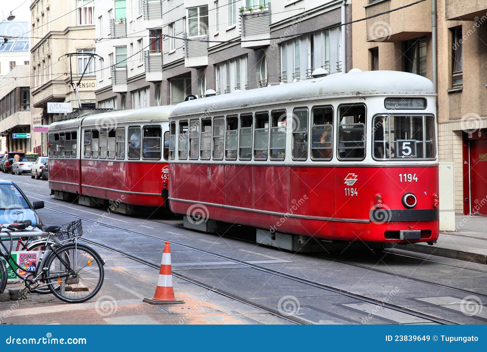 Vienna tram editorial stock image. Image of town, european - 23839649