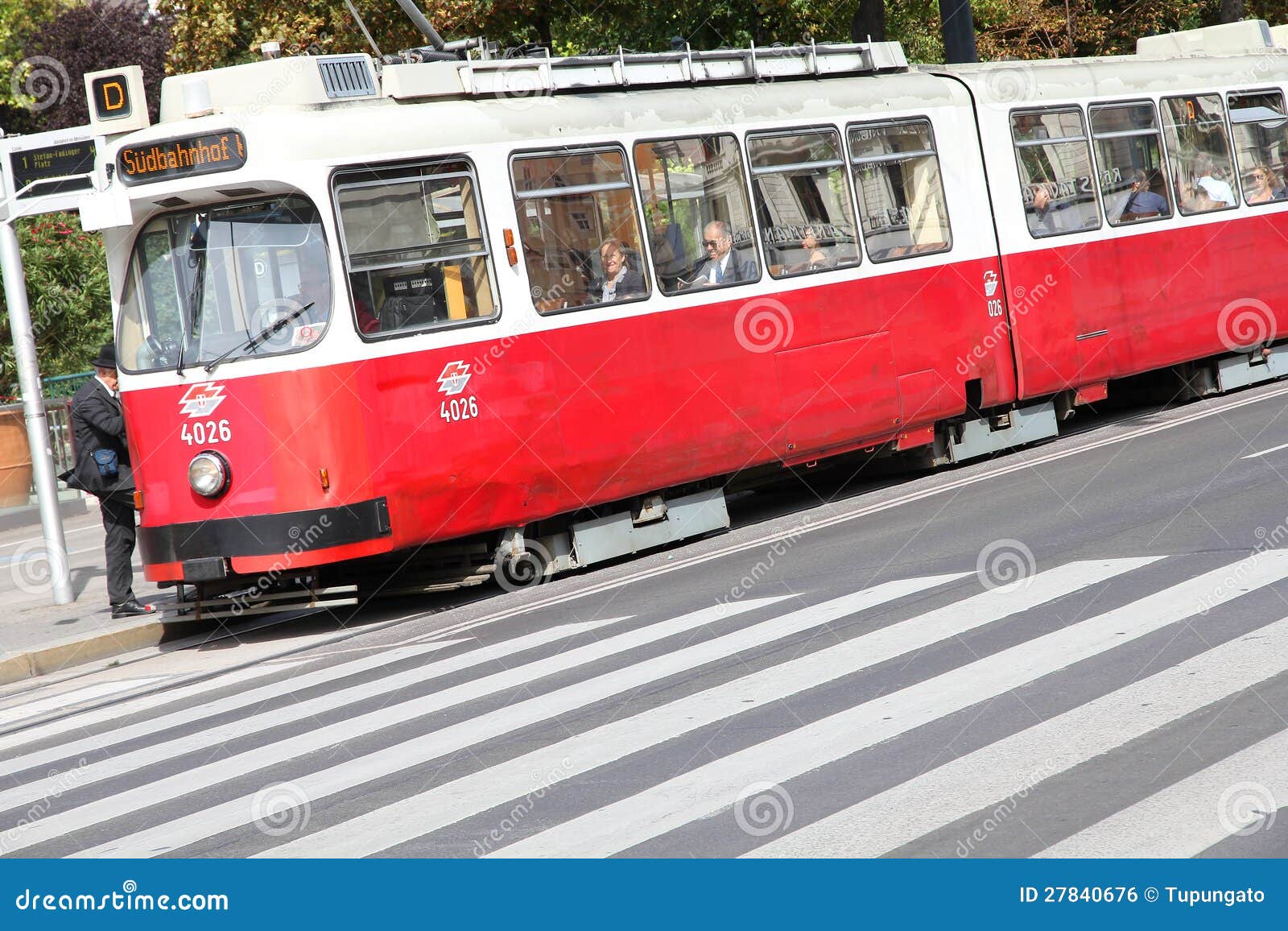 Vienna tram editorial photo. Image of architecture, mass - 27840676