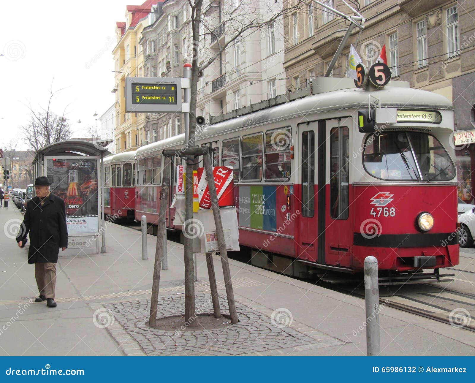 Vienna tram editorial photography. Image of city, autumn - 65986132