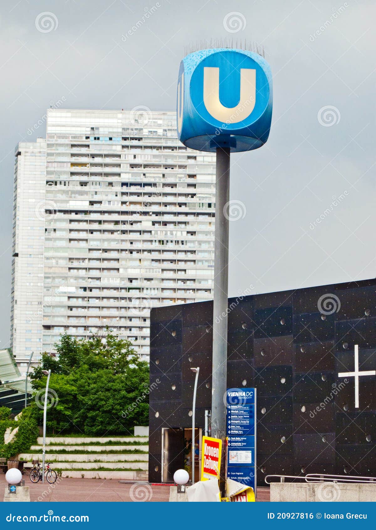 Vienna U-Bahn sign editorial photo. Image of bahn, modern - 20927816